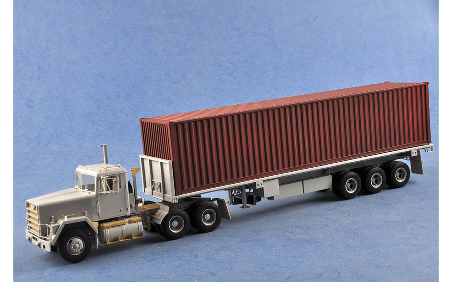 M915 Truck with M872 Flatbed trailer & 40FT Container - Trumpeter 01015 | kingshobby.com