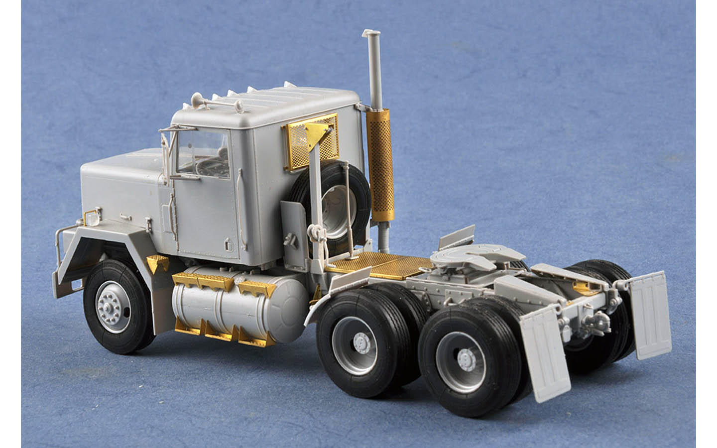 M915 Truck with M872 Flatbed trailer & 40FT Container - Trumpeter 01015 | kingshobby.com