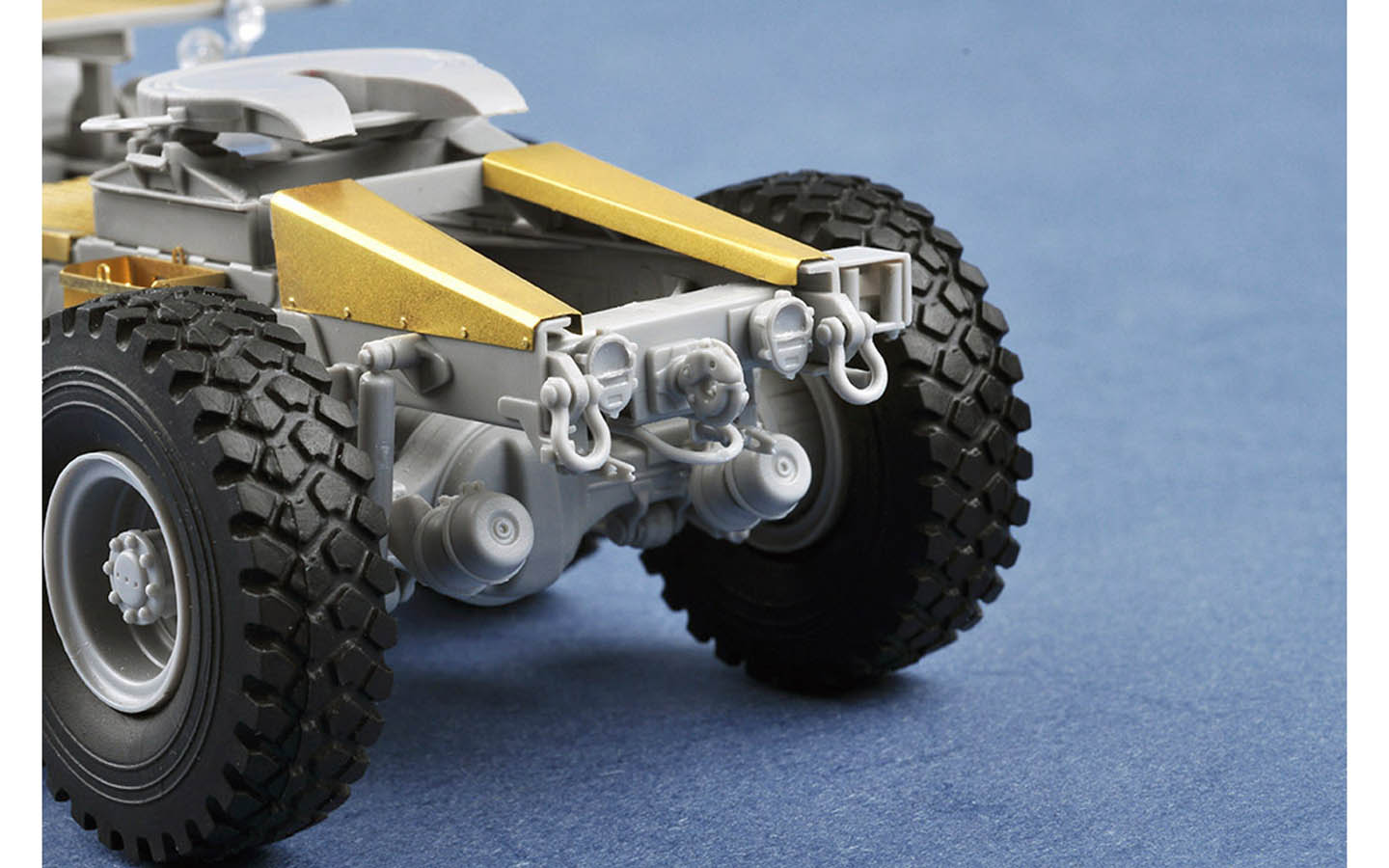 HEMTT M983 Tractor - Trumpeter 01021 | kingshobby.com