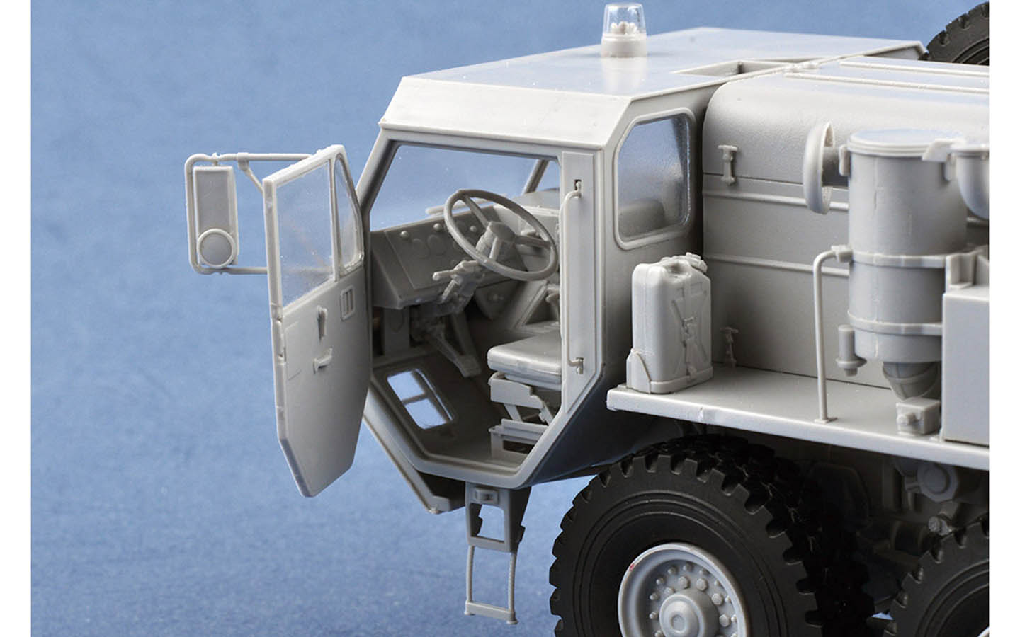 HEMTT M983 Tractor - Trumpeter 01021 | kingshobby.com