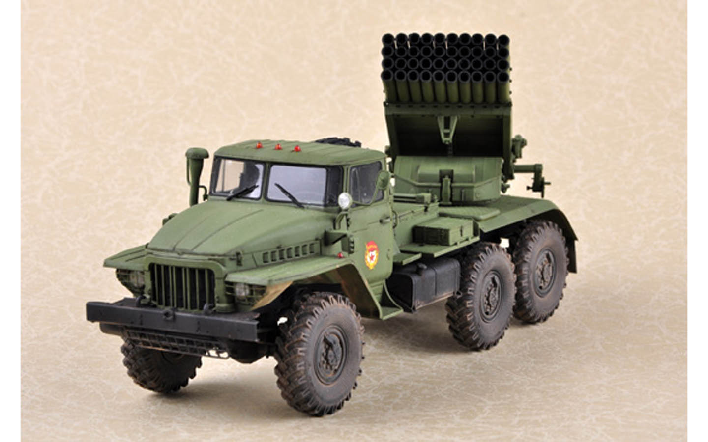 Russian BM-21 Grad Multiple Rocket Launcher - Trumpeter 01028 ...