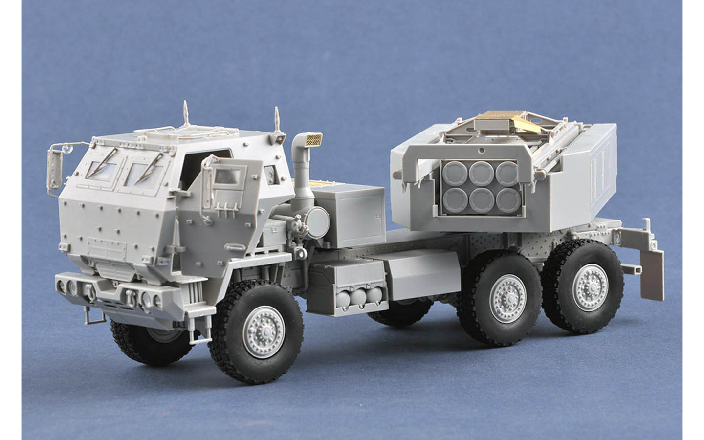 M142 High Mobility Artillery Rocket System (HIMARS) - Trumpeter 01041 ...