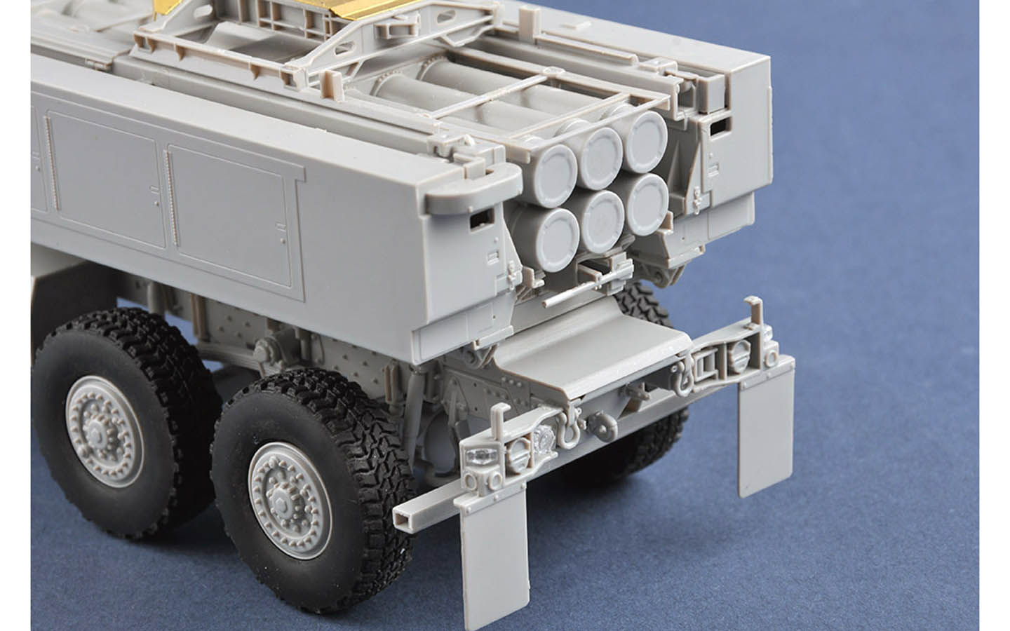 M142 High Mobility Artillery Rocket System (HIMARS) - Trumpeter 01041 ...