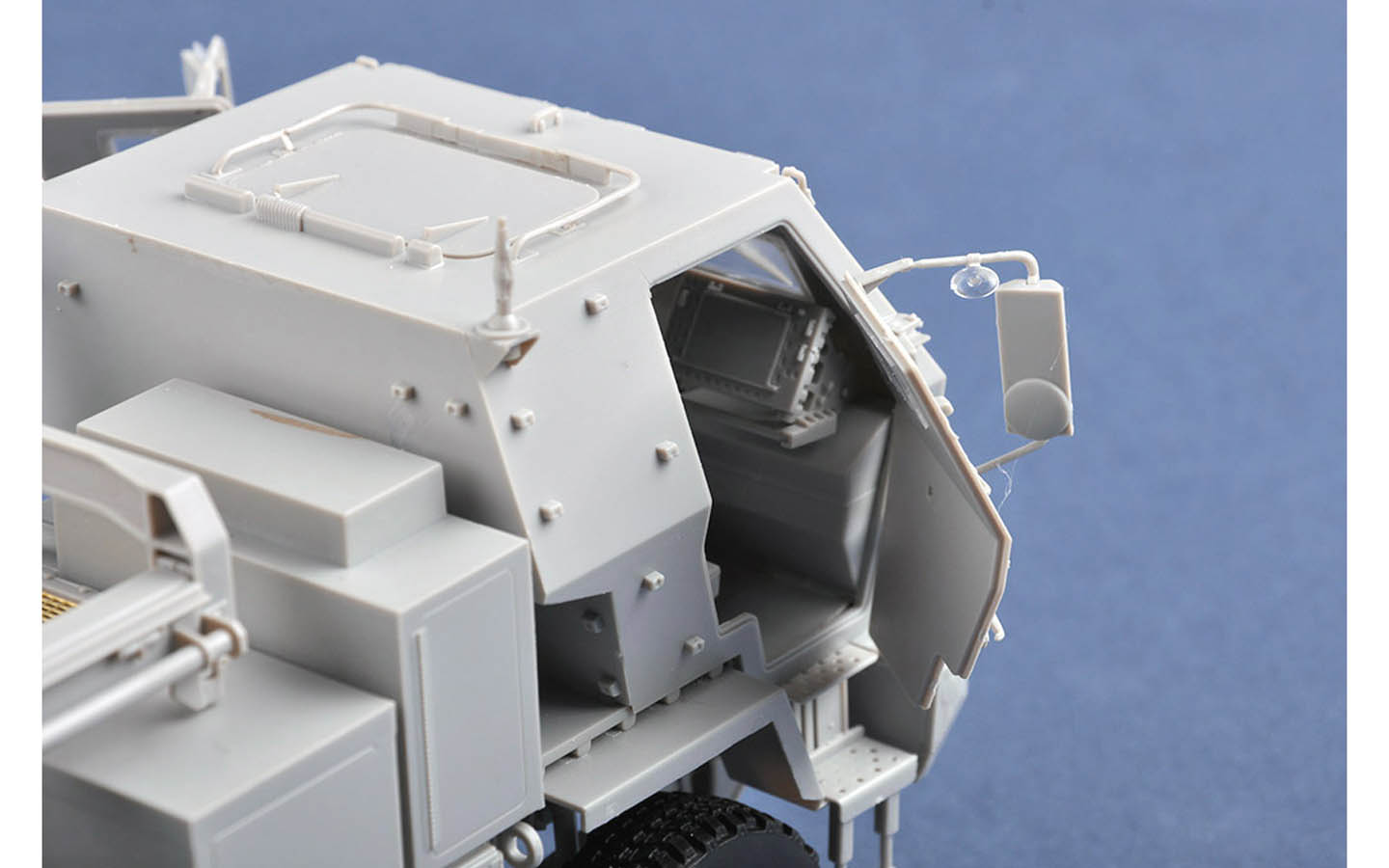 M142 High Mobility Artillery Rocket System (HIMARS) - Trumpeter 01041 ...