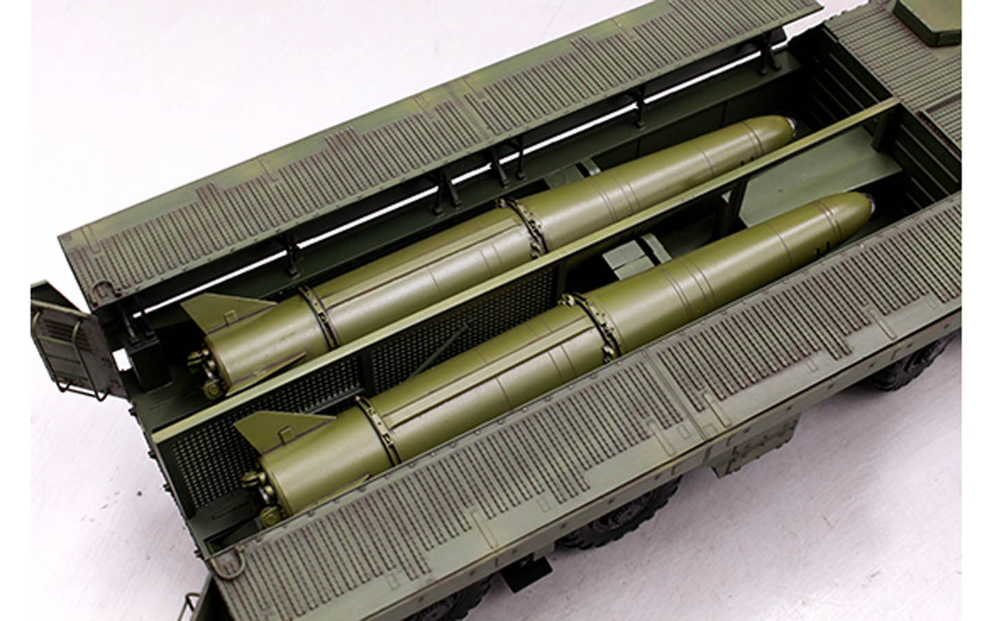 Russian 9P78-1 TEL for 9K720 Iskander-M System (SS-26 Stone) - Trumpeter 01051 | kingshobby.com