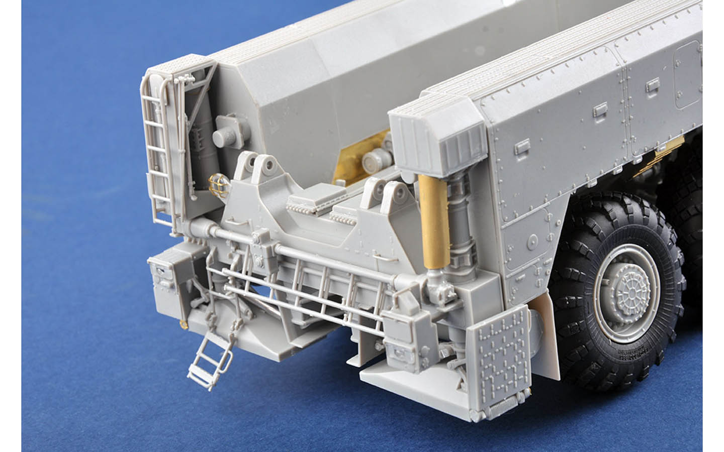 15U175 TEL of RS-12M1 Topol-M ICBM Complex - Trumpeter 01082 ...