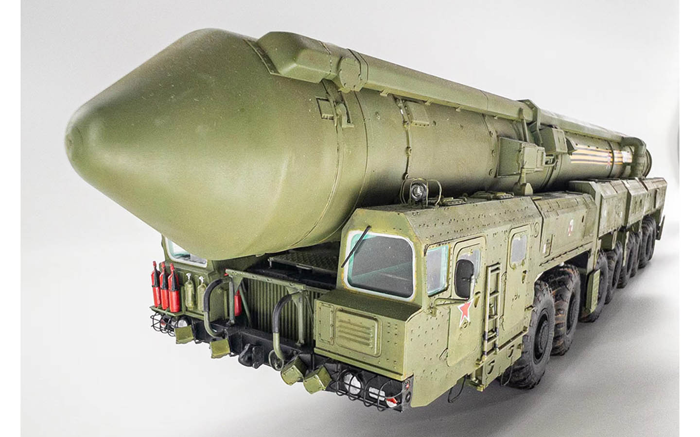 15U175 TEL of RS-12M1 Topol-M ICBM Complex - Trumpeter 01082 ...