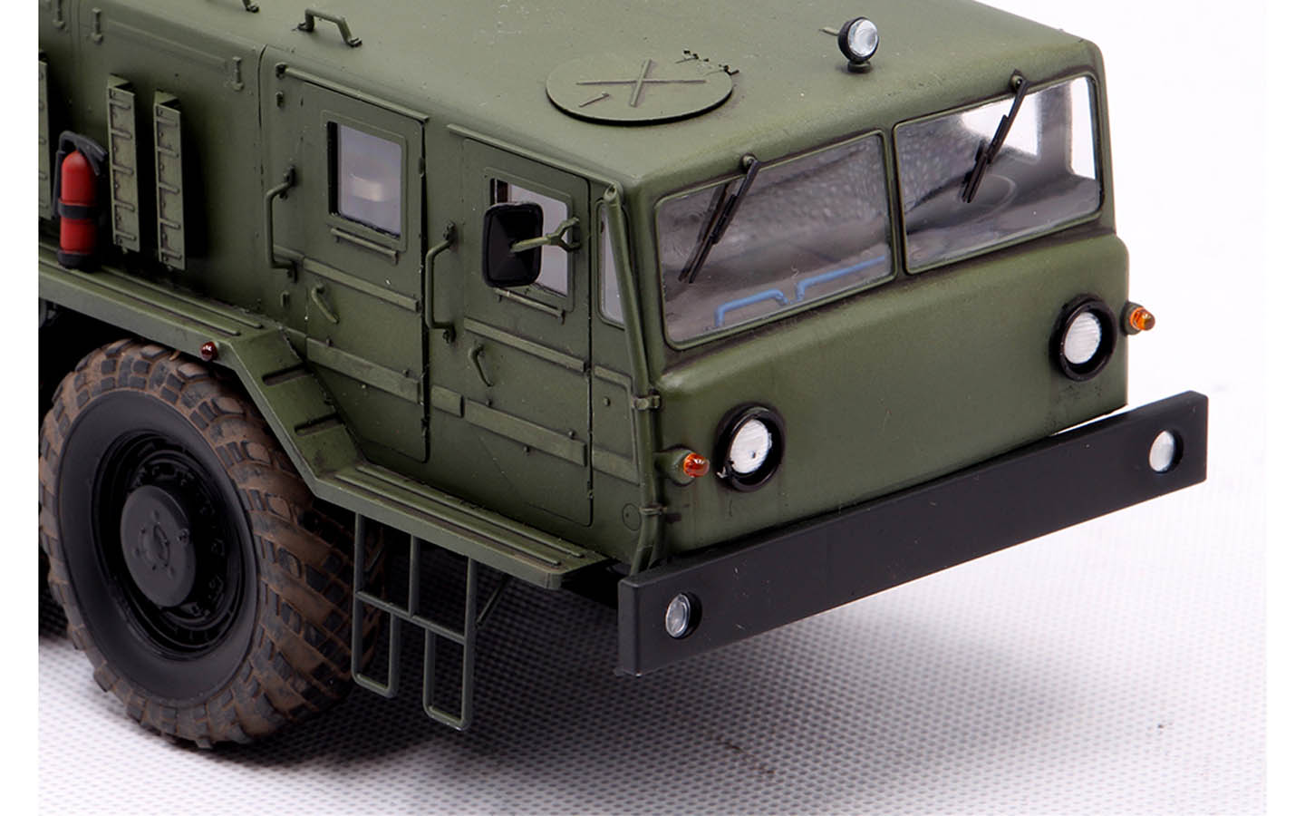 MAZ-545 Transporter with CHMZAP-5247G Semi-Trailer - Trumpeter 01089 ...