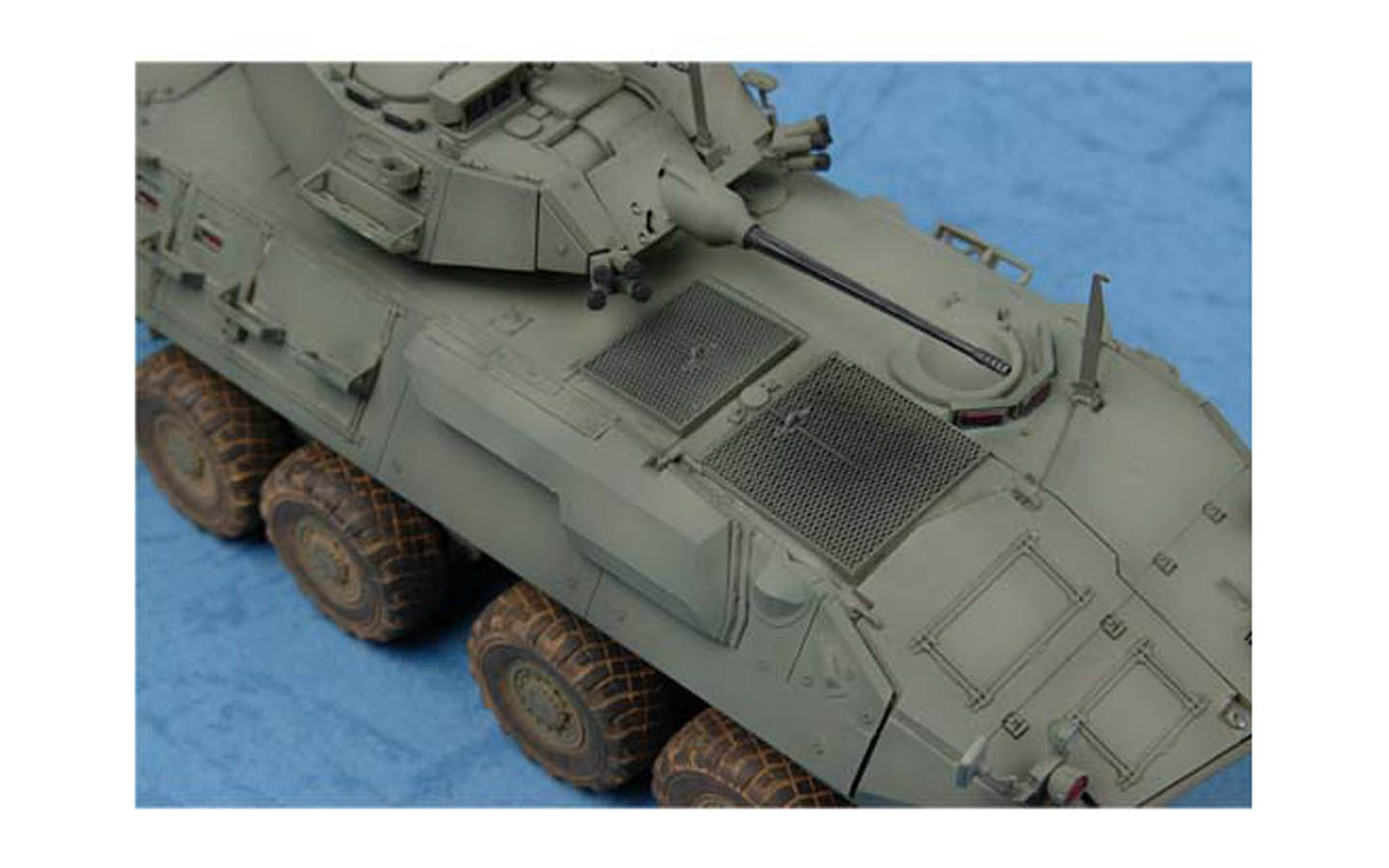 LAV-A2 Armoured Vehicle - Trumpeter 01521 | kingshobby.com