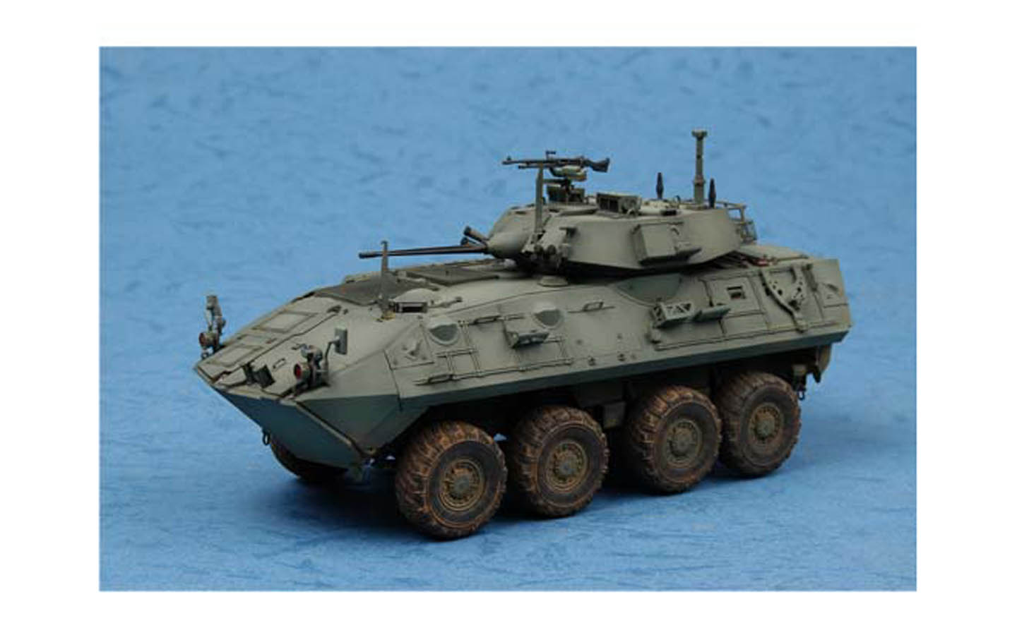 LAV-A2 Armoured Vehicle - Trumpeter 01521 | kingshobby.com