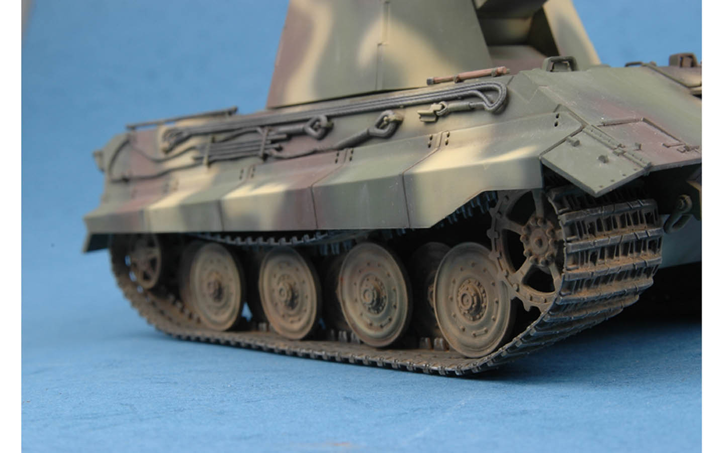 German E-75 Flakpanzer - Trumpeter 01539 | kingshobby.com