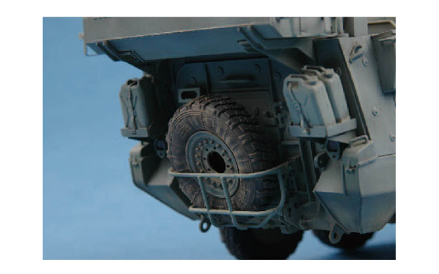 LAV III TUA (Tow-Under-Armour) - Trumpeter 01558 | kingshobby.com