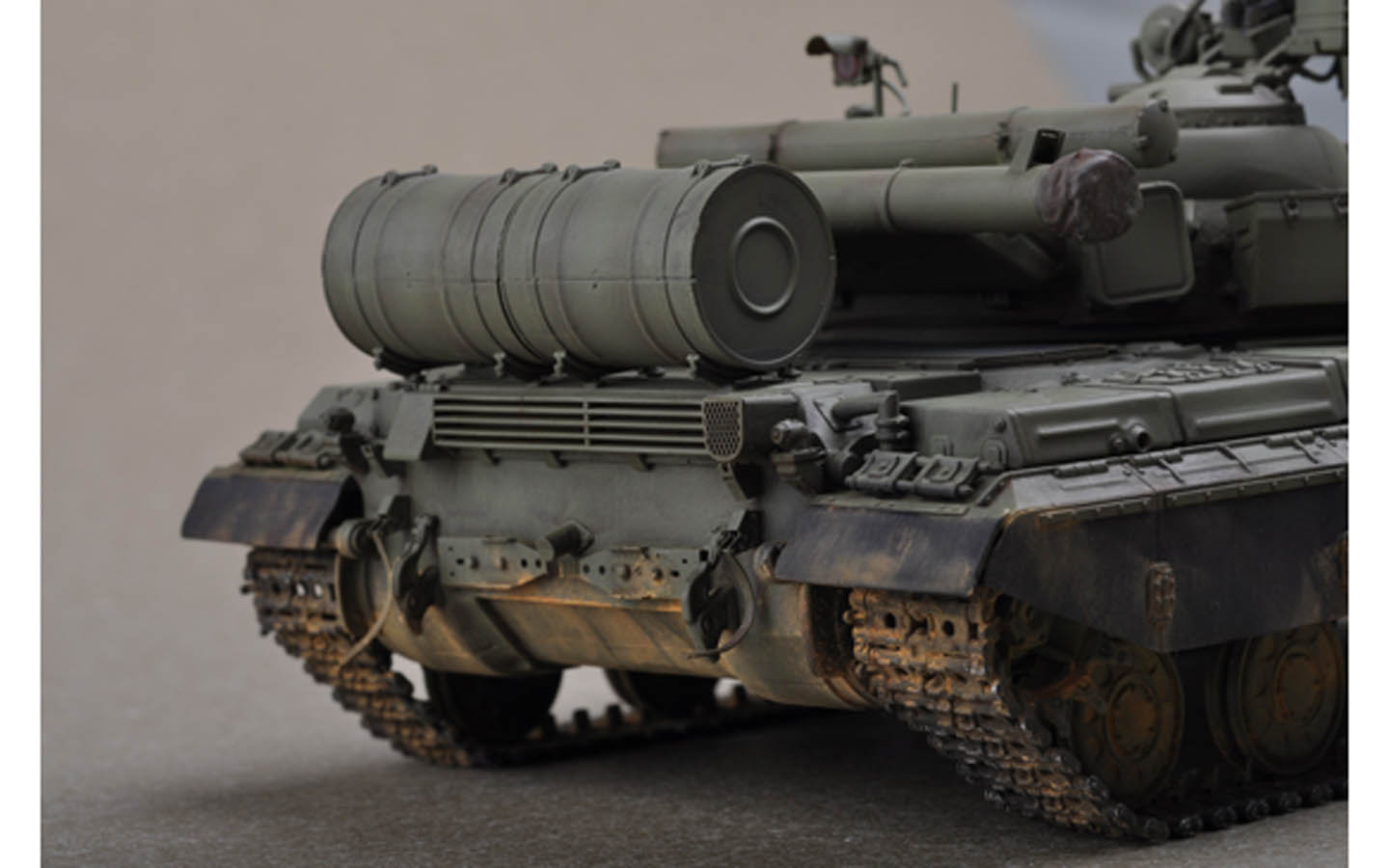 Soviet T-64A Model 1981 - Trumpeter 01579 | kingshobby.com