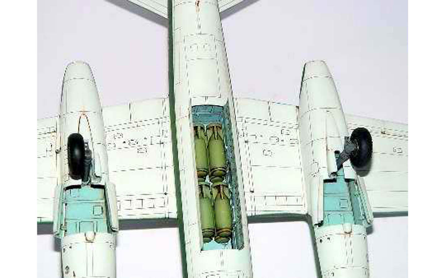 Ilyushin IL-28 Beagle - Trumpeter 01604 | kingshobby.com