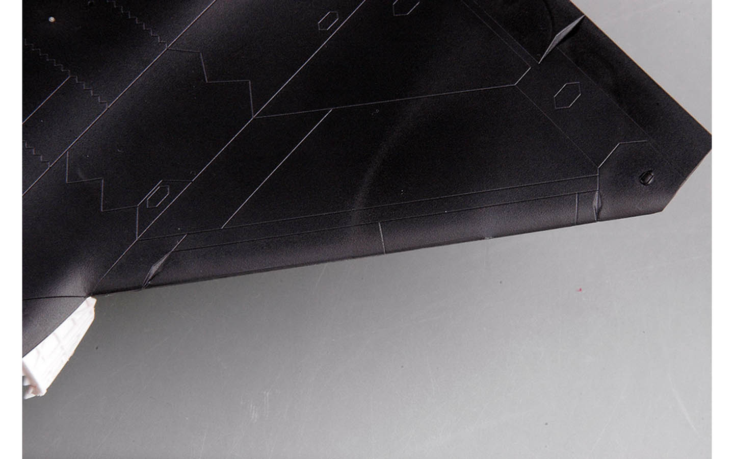 Chinese J-20 Mighty Dragon - Trumpeter 01663 | kingshobby.com