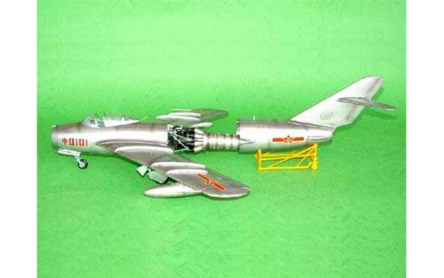 F-5 Fighter (MIG-17F) - Trumpeter 02205 | kingshobby.com