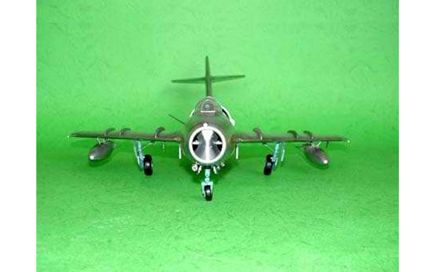 F-5 Fighter (MIG-17F) - Trumpeter 02205 | kingshobby.com