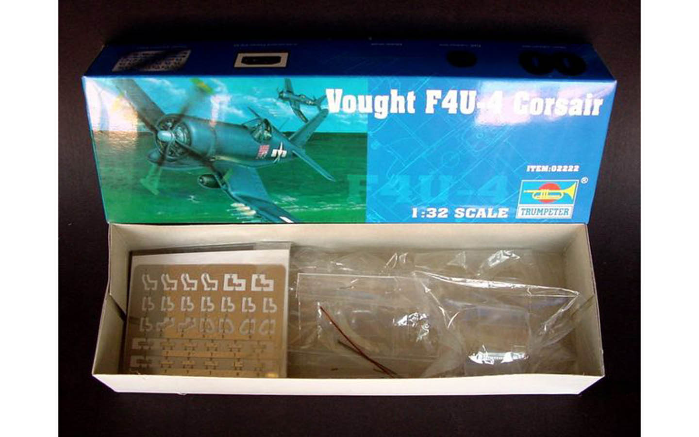 Vought F4U-4 Corsair - Trumpeter 02222 | kingshobby.com