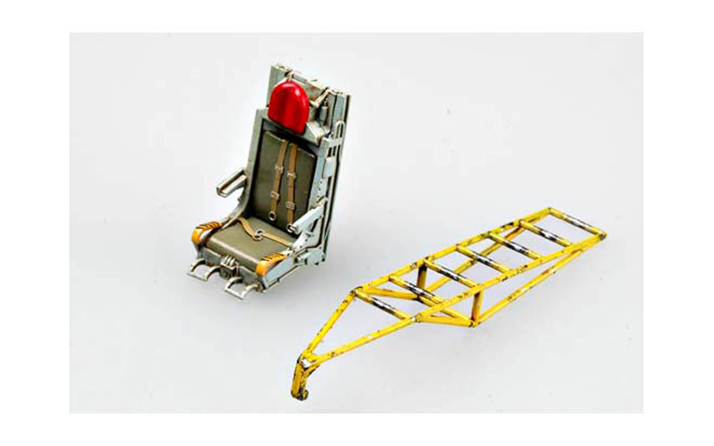 North American F-100D Fighter - Trumpeter 02232 | kingshobby.com