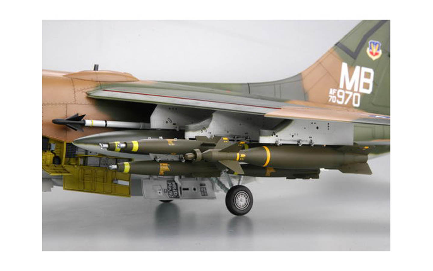 USAF A-7D Corsair II - Trumpeter 02245 | kingshobby.com