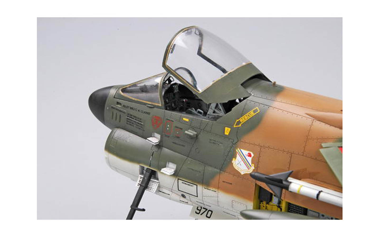 USAF A-7D Corsair II - Trumpeter 02245 | kingshobby.com