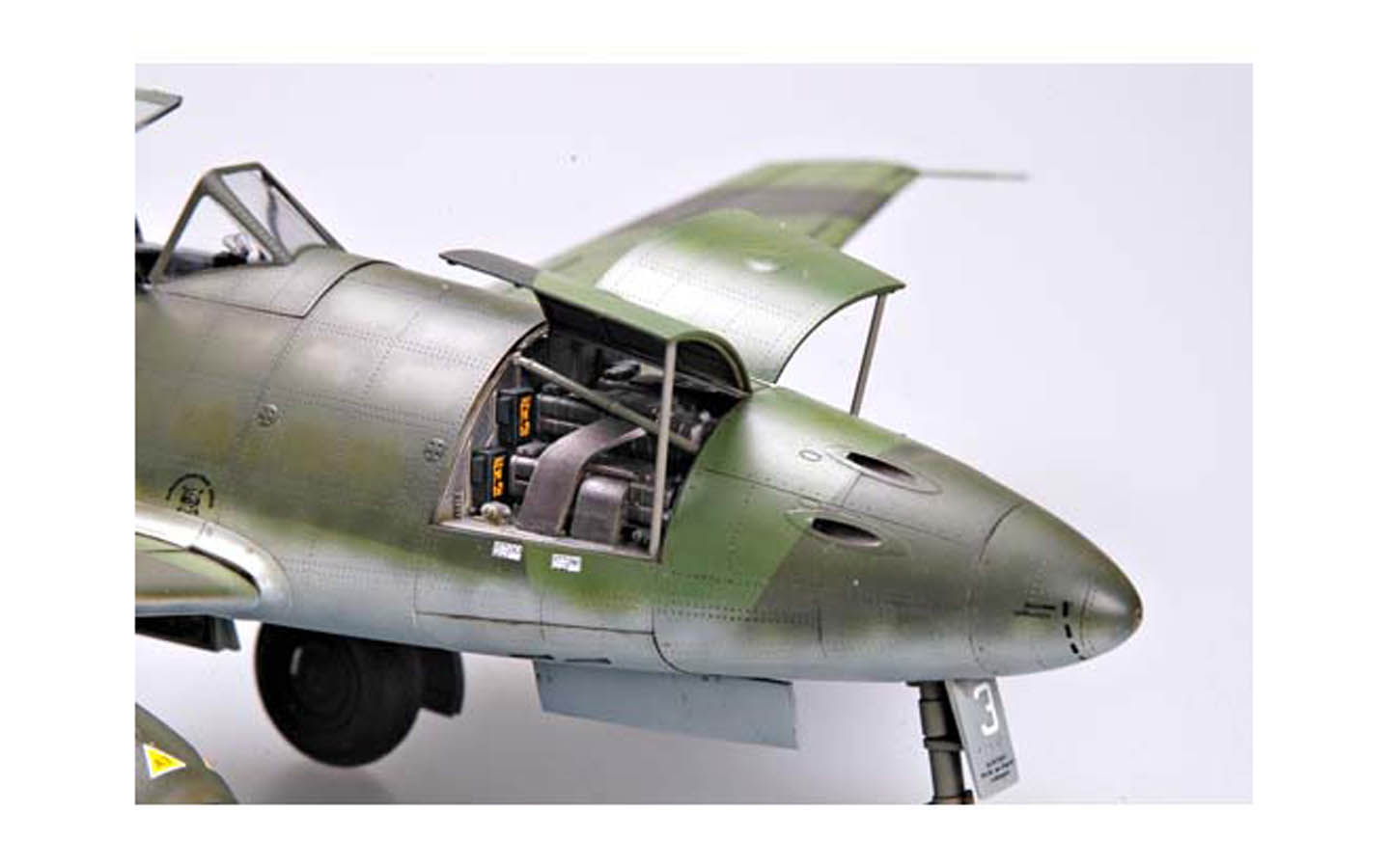 Messerschmitt Me 262A-1a with R4M Rocket, Heavy Armament - Trumpeter 02260 | kingshobby.com