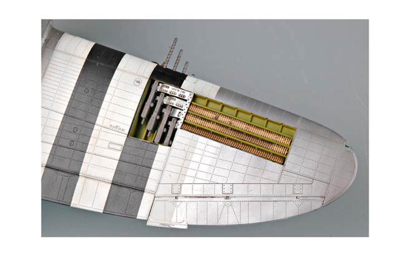 P-47D Thunderbolt, Dorsal Fin - Trumpeter 02264 | kingshobby.com