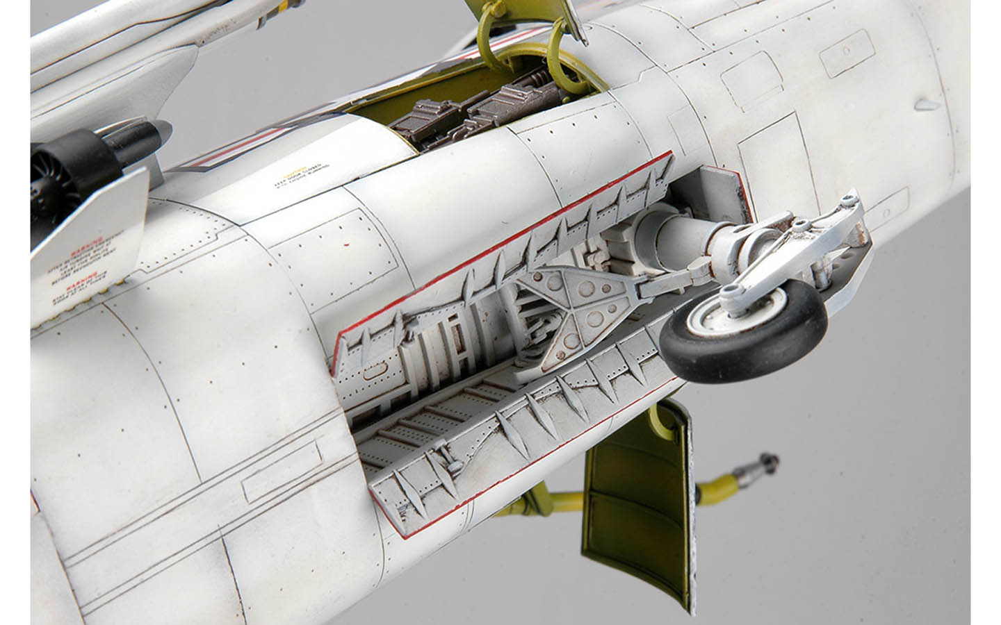 F-8J Crusader - Trumpeter 02273 | kingshobby.com