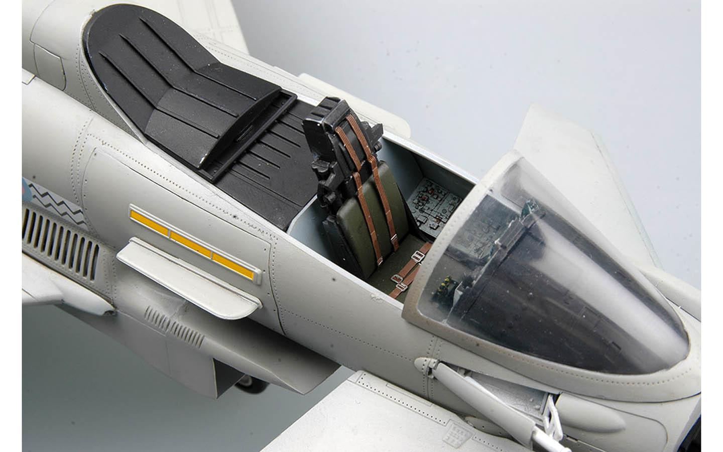 EF-2000A Eurofighter Typhoon - Trumpeter 02278 | kingshobby.com