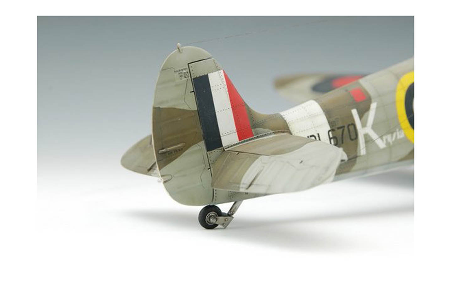 Supermarine Spitfire MK.Vb - Trumpeter 02403 | kingshobby.com