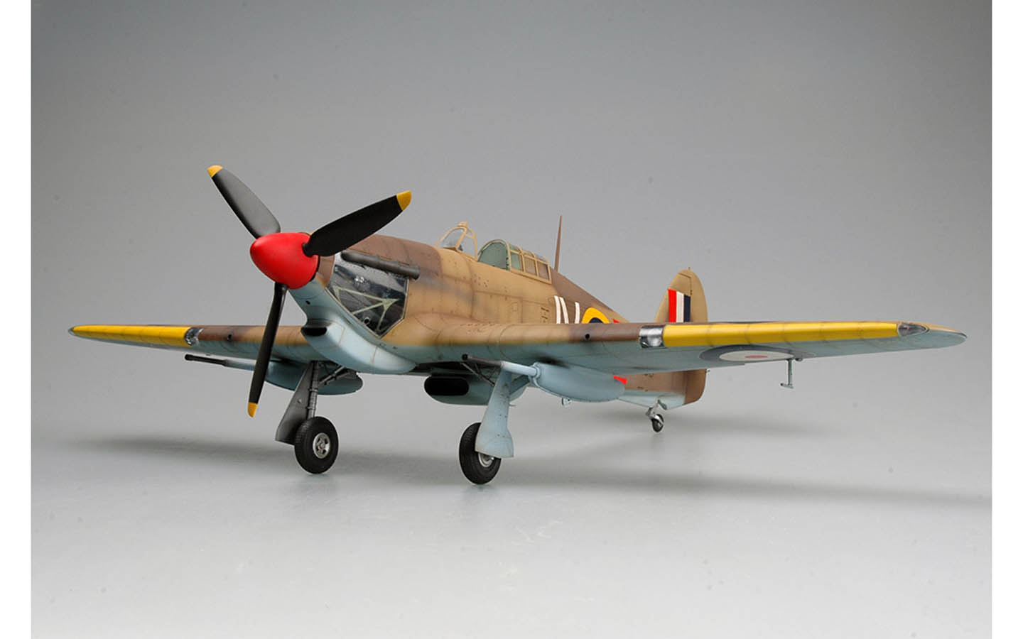 Hurricane Mk.II C/Trop - Trumpeter 02416 | kingshobby.com