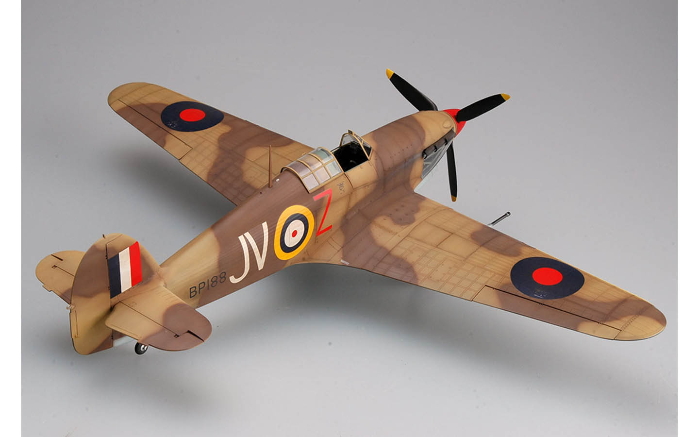 Hurricane Mk.II C/Trop - Trumpeter 02416 | kingshobby.com