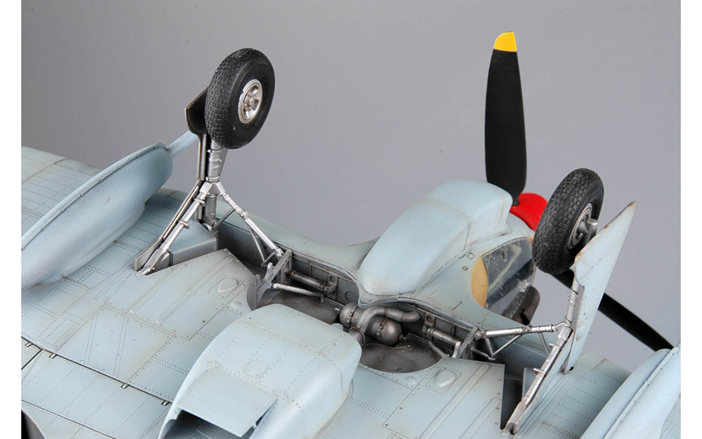 Hurricane Mk.II C/Trop - Trumpeter 02416 | kingshobby.com