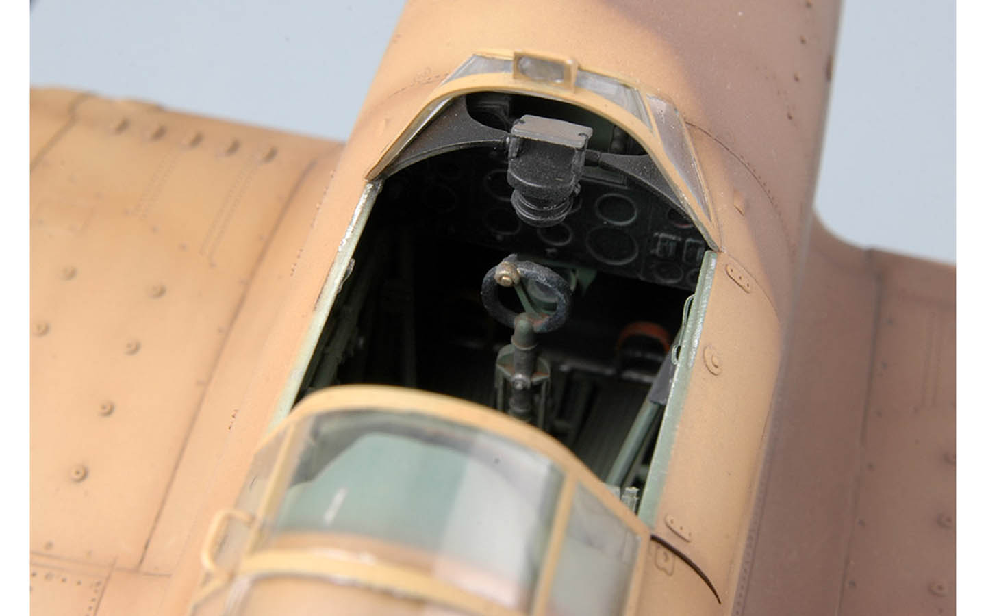 Hurricane Mk.II C/Trop - Trumpeter 02416 | kingshobby.com