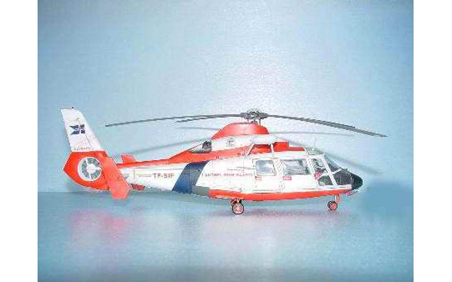 Aerospatiale SA365N Dauphin 2 - Trumpeter 02816 | kingshobby.com