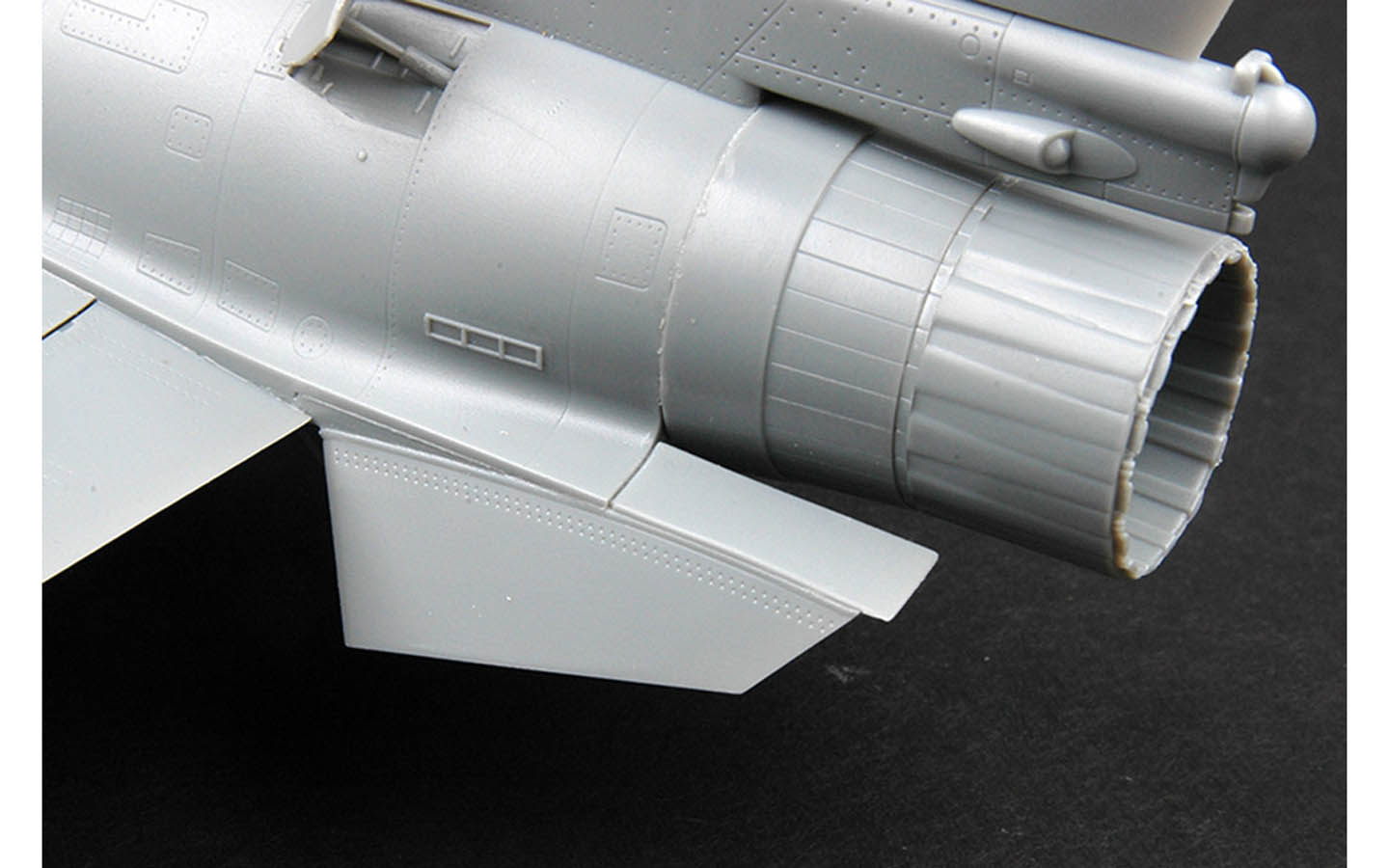 PLAAF J-10B, Vigorous Dragon - Trumpeter 02848 | kingshobby.com