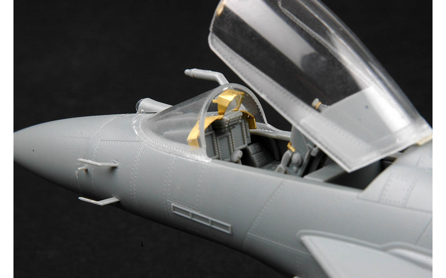 PLAAF J-10B, Vigorous Dragon - Trumpeter 02848 | kingshobby.com