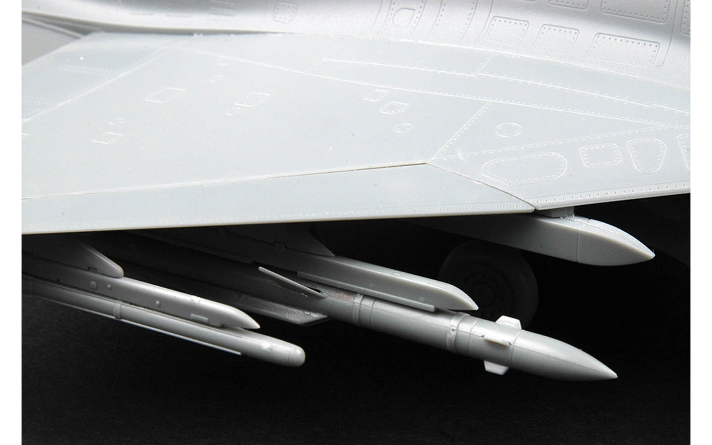 PLAAF J-10B, Vigorous Dragon - Trumpeter 02848 | kingshobby.com