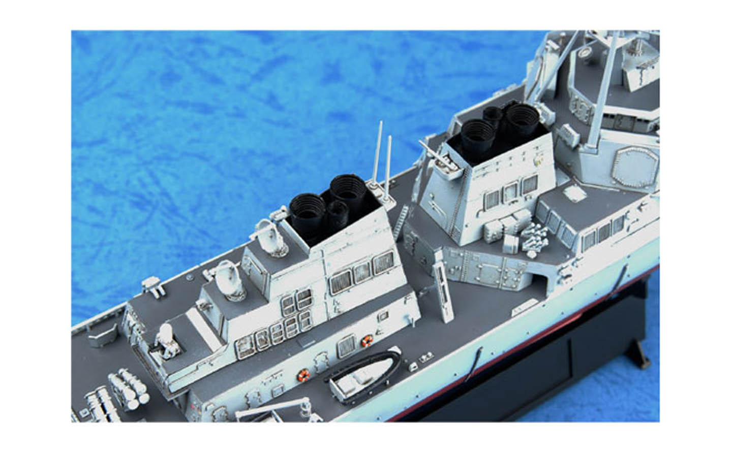 USS Arleigh Burke DDG-51 - Trumpeter 04523 | kingshobby.com