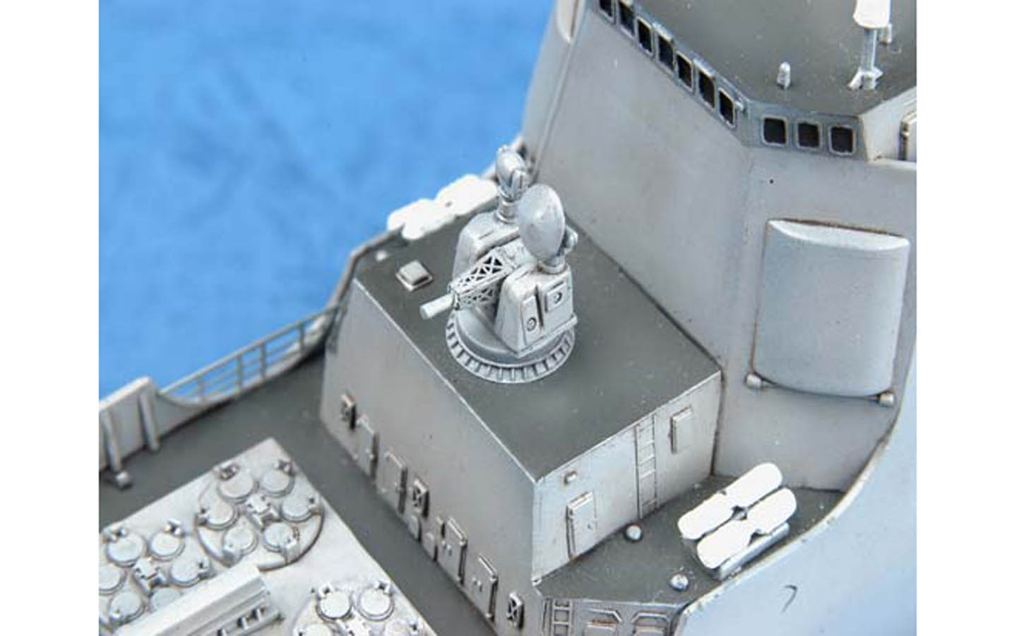 PLA Navy Type 052C DDG-170 Lanzhou - Trumpeter 04530 | kingshobby.com