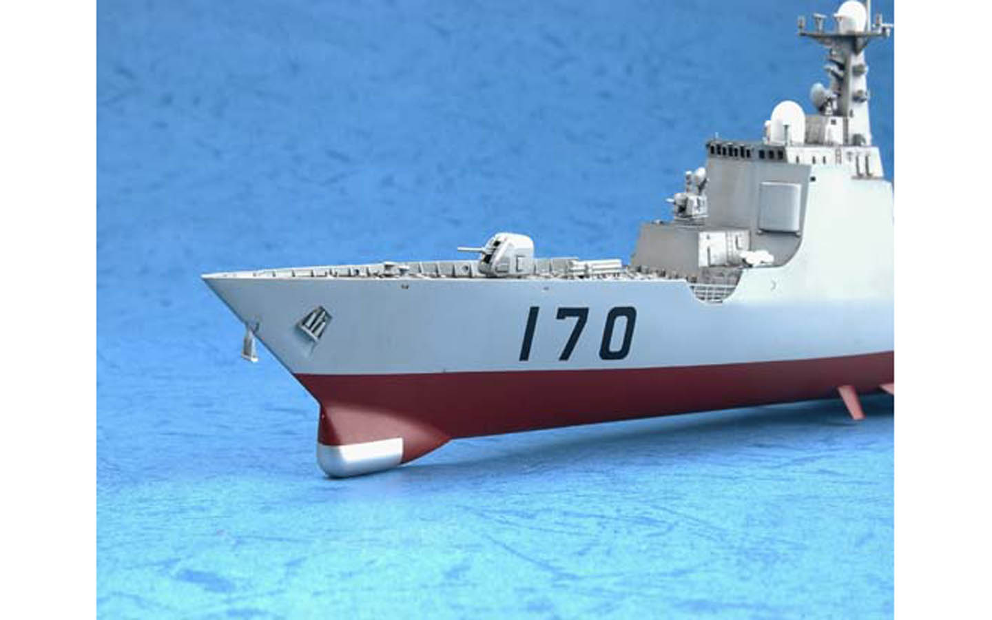 PLA Navy Type 052C DDG-170 Lanzhou - Trumpeter 04530 | kingshobby.com