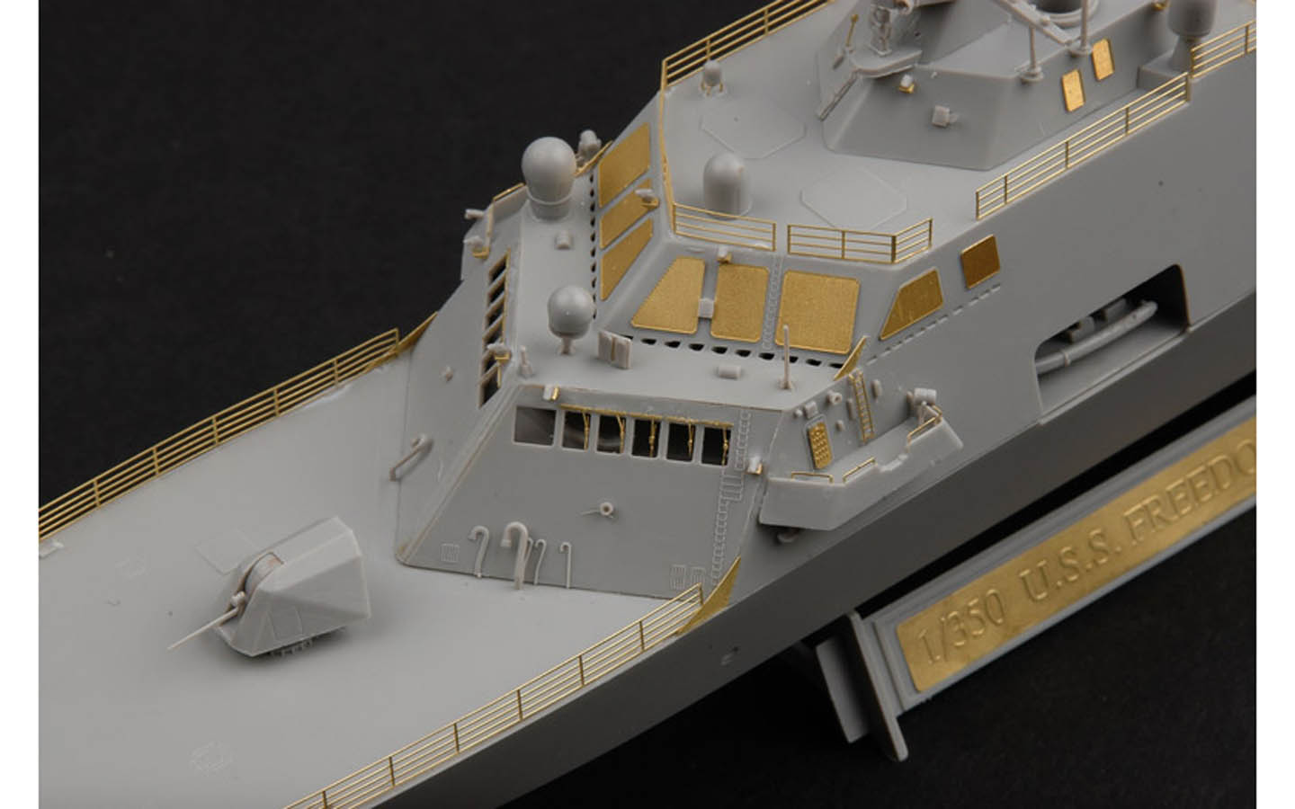 USS Freedom LCS-1 - Trumpeter 04549 | kingshobby.com