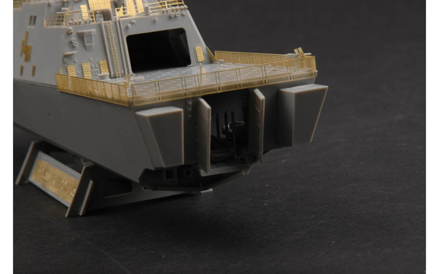 USS Freedom LCS-1 - Trumpeter 04549 | kingshobby.com