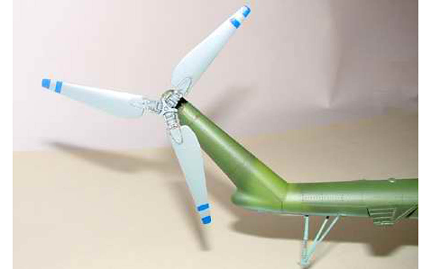 Mil Mi-4A Hound A Helicopter - Trumpeter 05101 | kingshobby.com