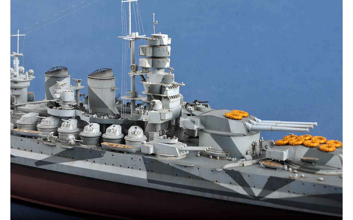 Italian Navy Battleship RN Vittorio Veneto 1940 - Trumpeter 05320 ...