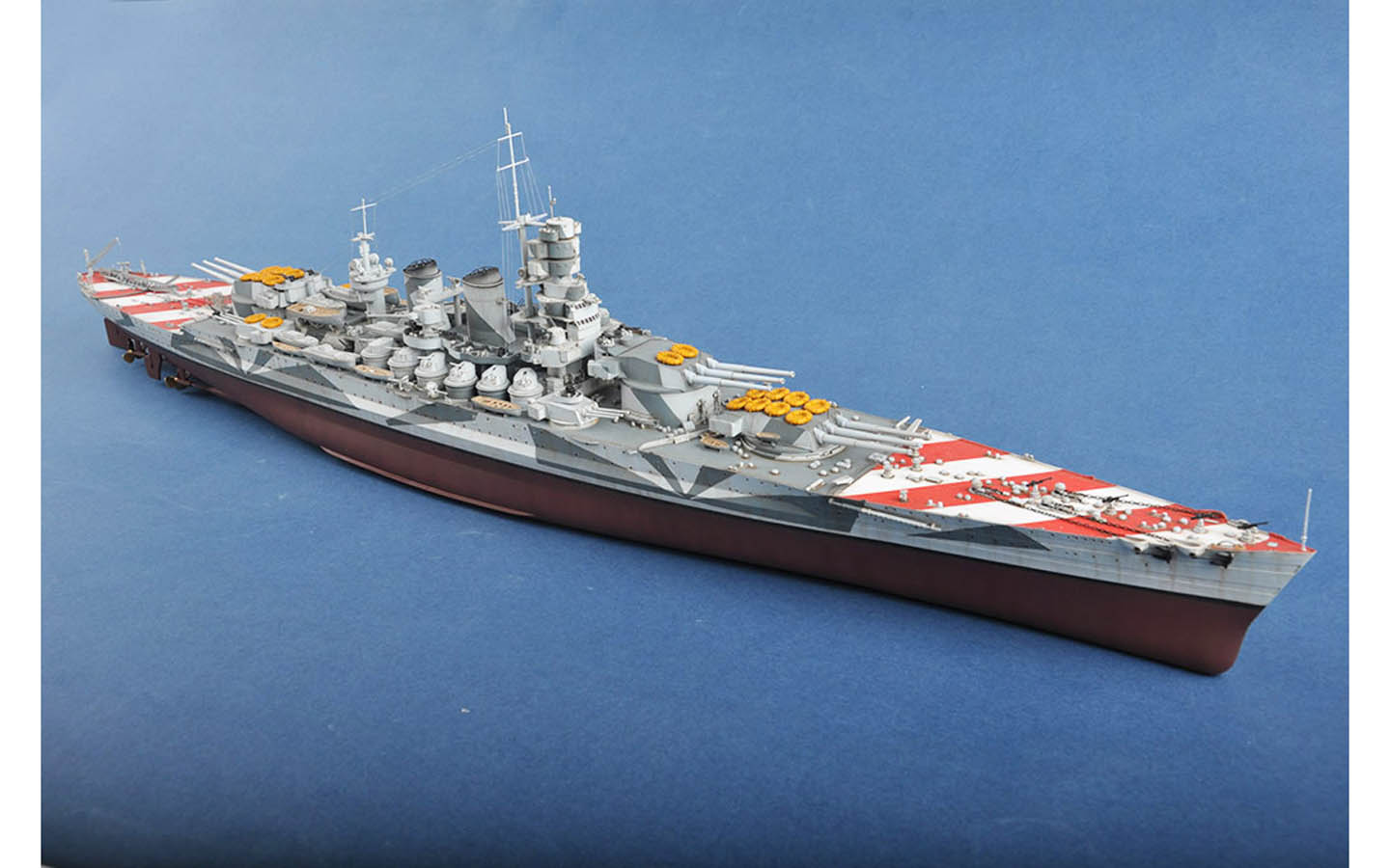 Italian Navy Battleship RN Vittorio Veneto 1940 - Trumpeter 05320 ...