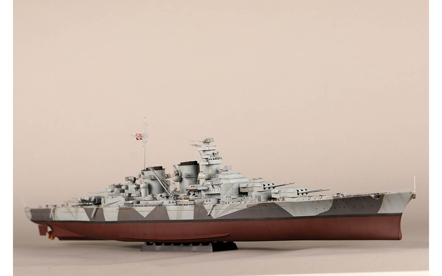 DKM H Class Battleship - Trumpeter 05371 | kingshobby.com