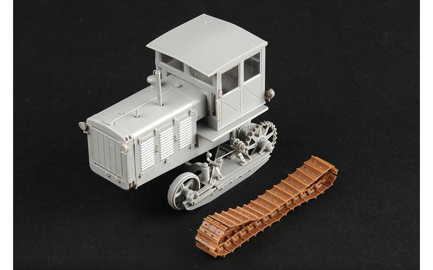 Russian ChTZ S-65 Tractor - Trumpeter 05538 | kingshobby.com