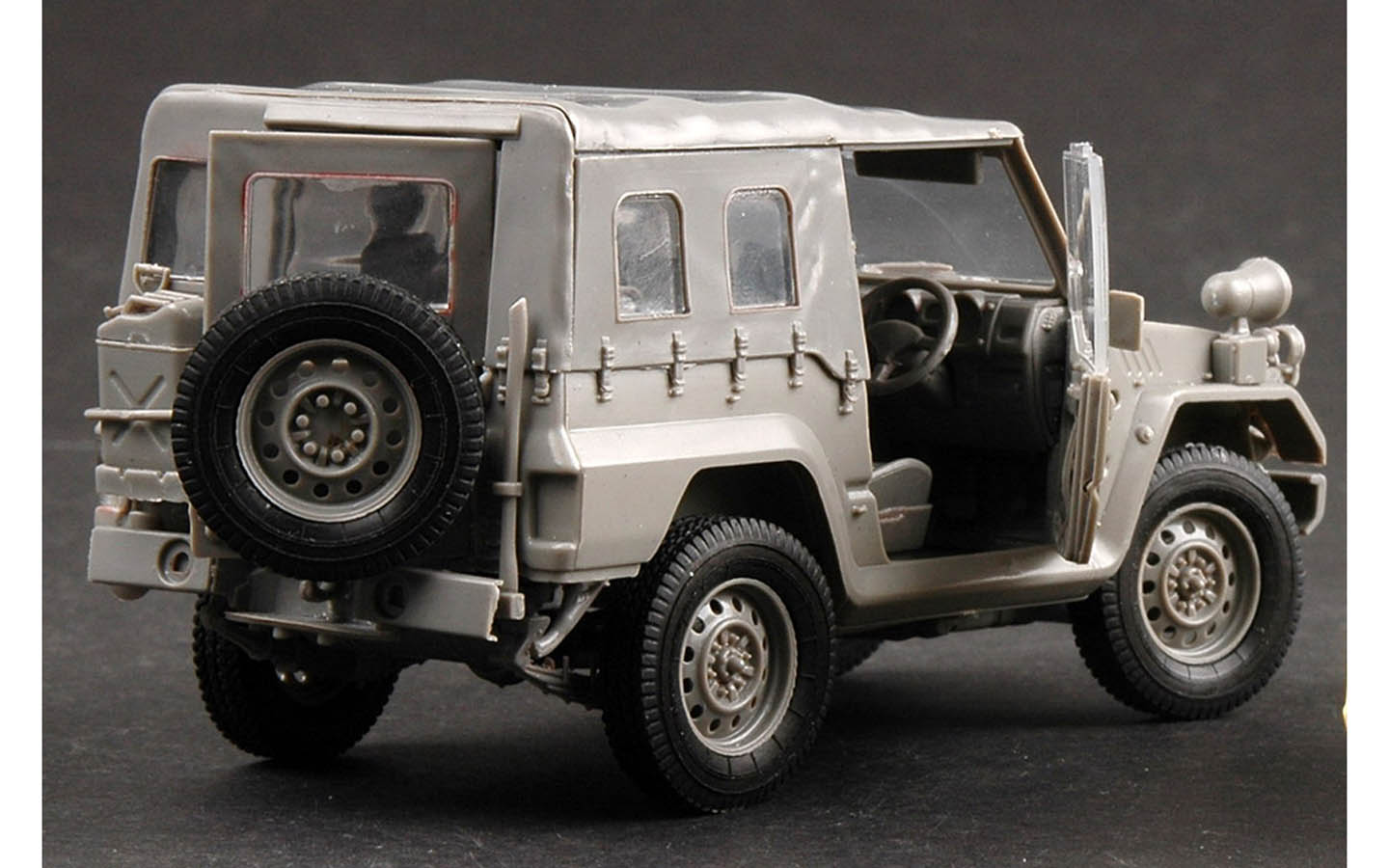 JGSDF Type 73 Light Truck (Revision Light) - Trumpeter 05572 ...