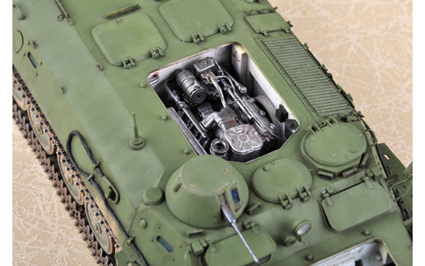 Soviet MT-LB - Trumpeter 05578 | kingshobby.com